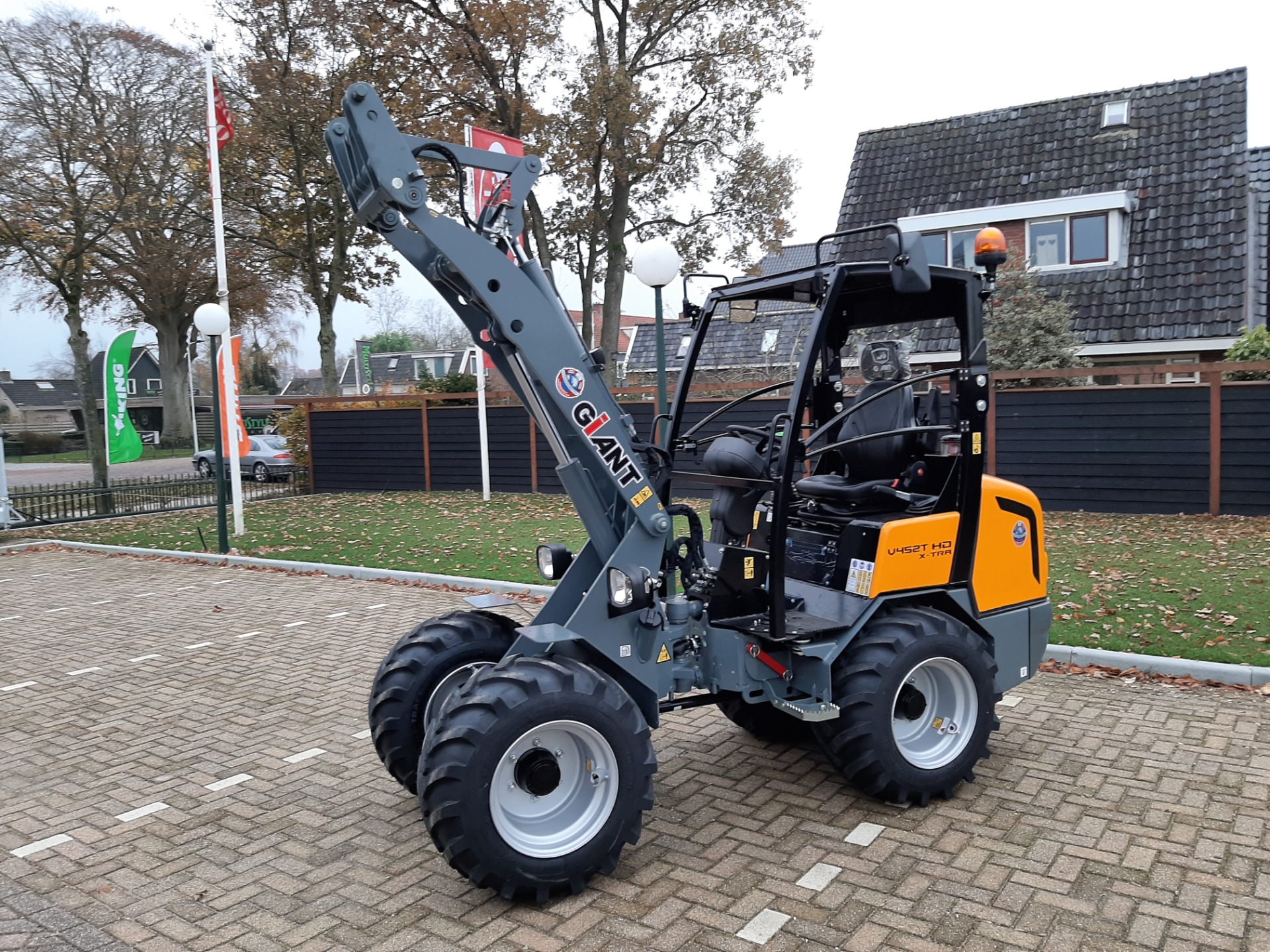 GiANT V452T X-tra HD shovel - Knikladers - Hooghiemstra Hardegarijp BV - voor zitmaaiers ...