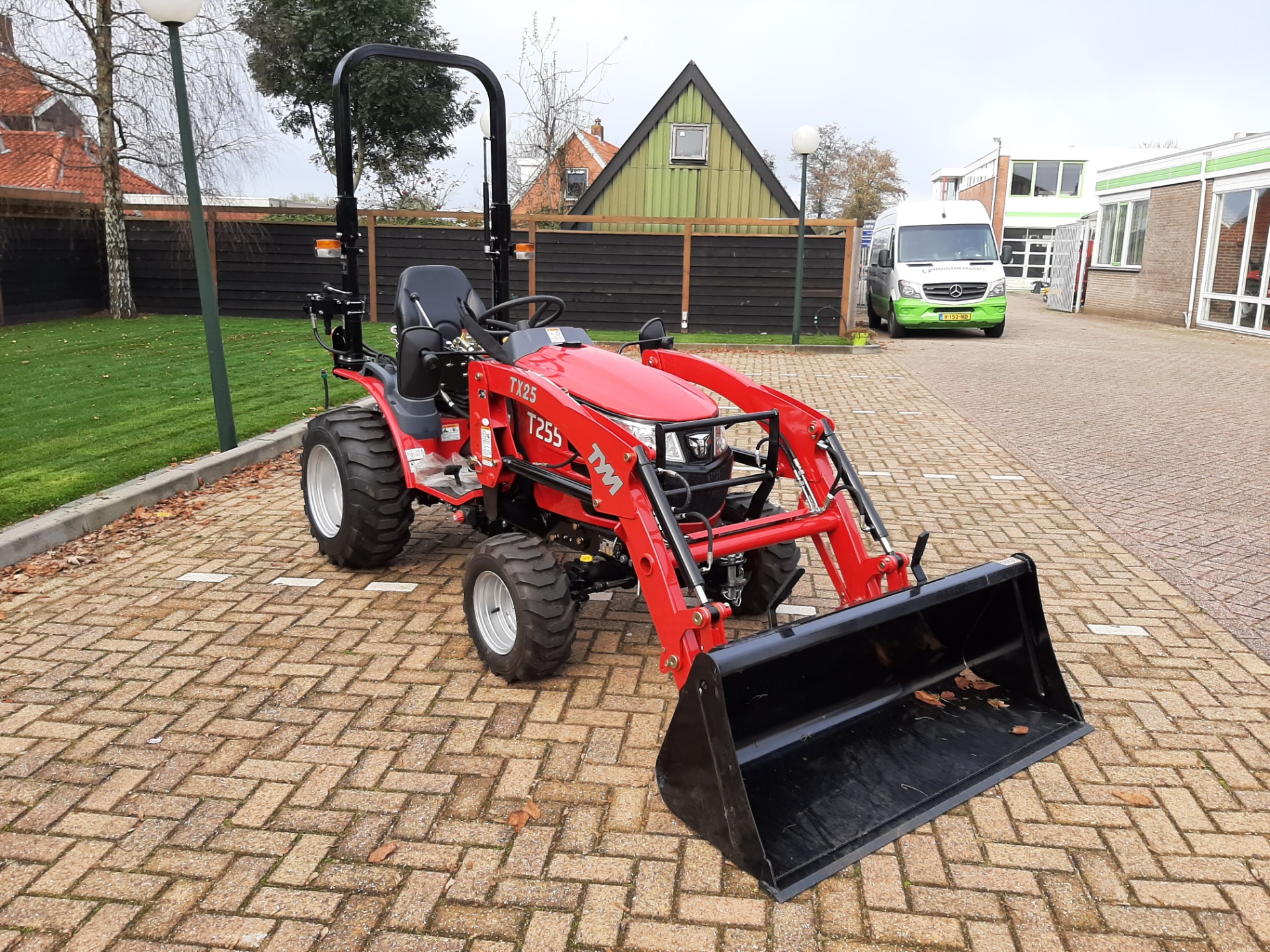 Tym tractor T255-HST (Demo) - Tym - Hooghiemstra Hardegarijp BV - voor ...